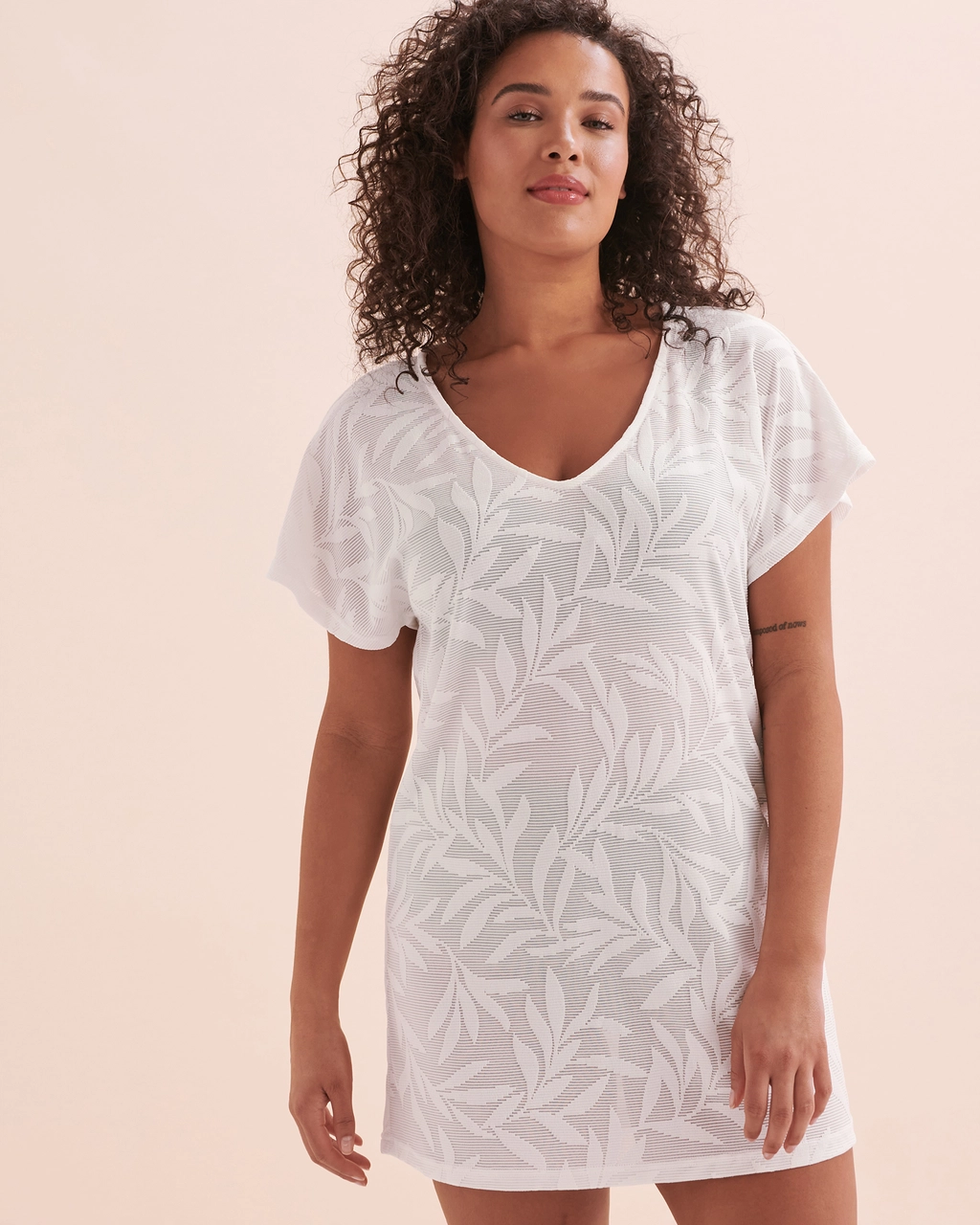 TURQUOISE COUTURE Tunique manches courtes à motif à feuilles - Beige ...